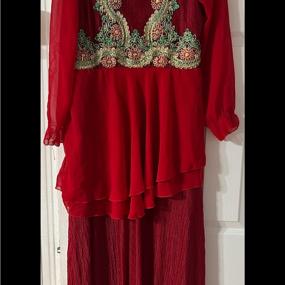 emily queen | Dresses | Emily Queen Large Womens Red Gold Colorful ...